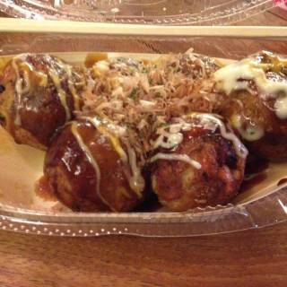 Gindaco Takoyaki – Balls of Dough Filled with Octopus Lava | Tokyo Cheapo