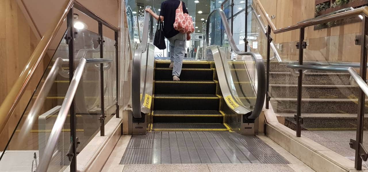 World's Shortest Escalator Kawasaki | Tokyo Cheapo
