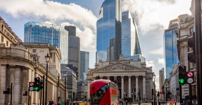 How Much Data Do You Need For Your Trip To London? | London Cheapo