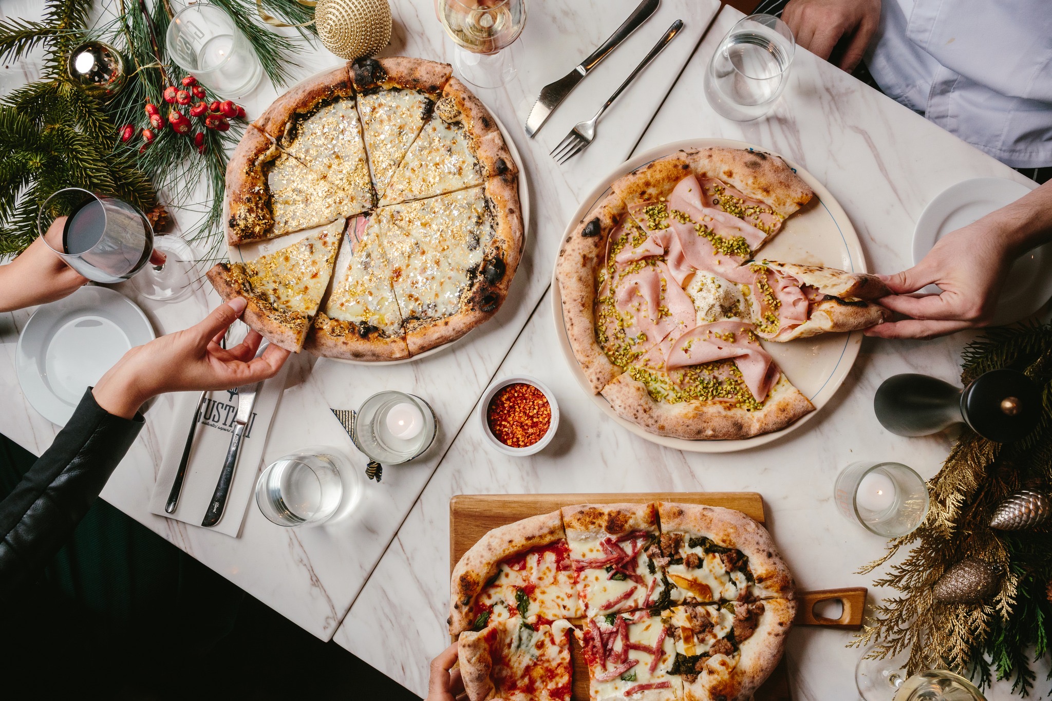 Gustaci Pizza Lounge - Pizza in Central | Hong Kong Cheapo